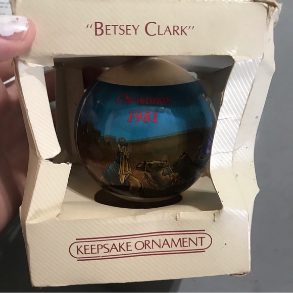 Other | 3 Wise Men Hallmark 1981 Ball Christmas Vintage Ornament Has ...